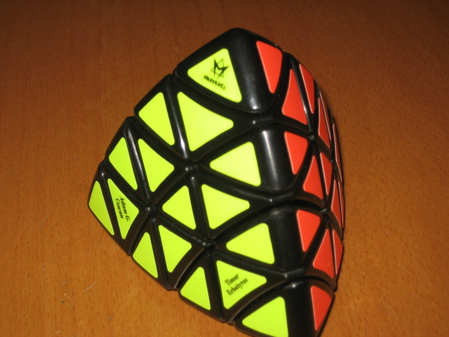 Extremely Puzzling: Master Pyraminx Pillowed