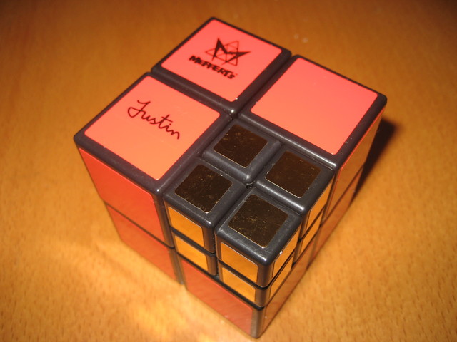 Extremely Puzzling: Pocket Cube - 2 Colour Edition
