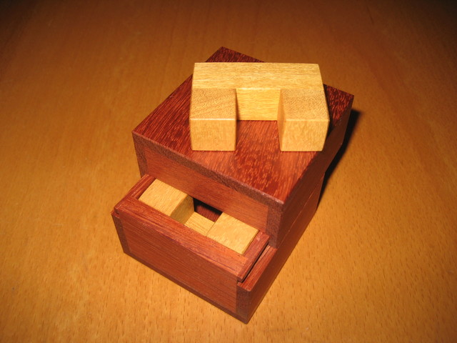 Extremely Puzzling: Slide Packing