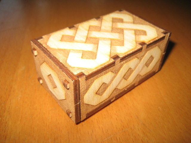 Extremely Puzzling: Mini Puzzle Box - Ibhokisi