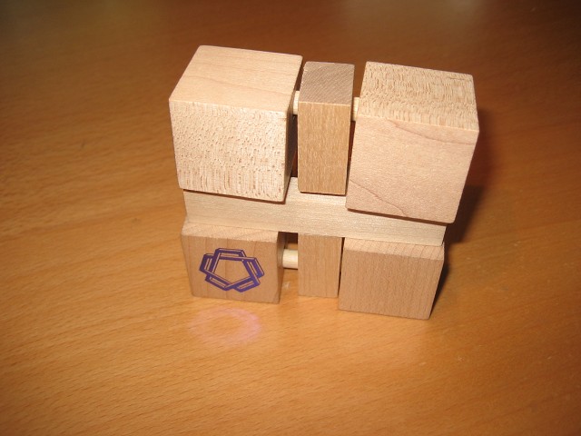 Extremely Puzzling: Cross-Blocks Puzzle